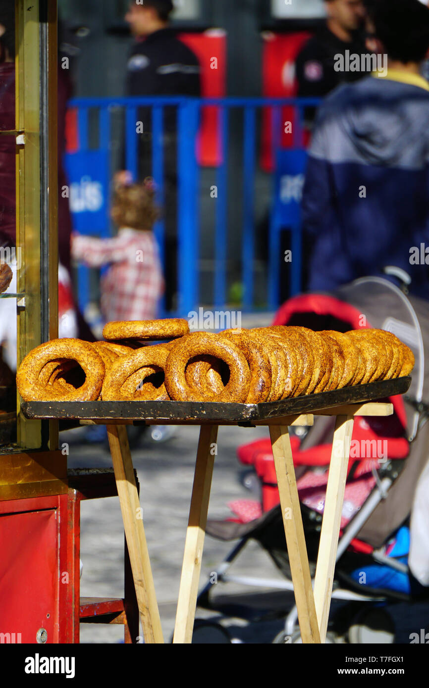 Bagel stand hi-res stock photography and images - Alamy