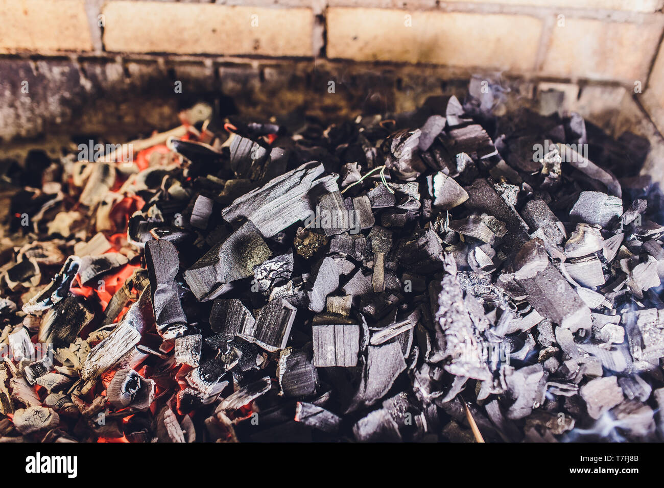 Charcoal fire dying hi-res stock photography and images - Alamy