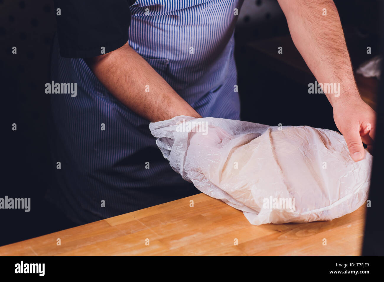 Biscuit tongs hi-res stock photography and images - Alamy