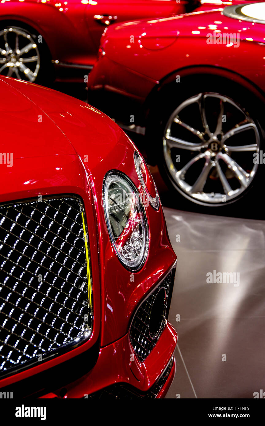 2019 Shanghai Auto Show Bentley booth red cars Stock Photo - Alamy