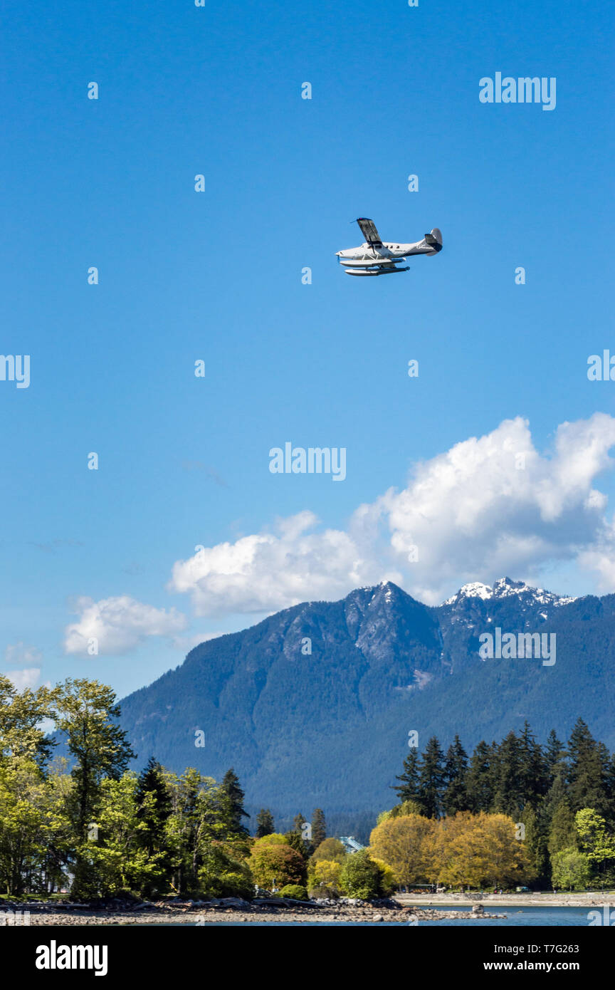 Commuter plane hi-res stock photography and images - Alamy