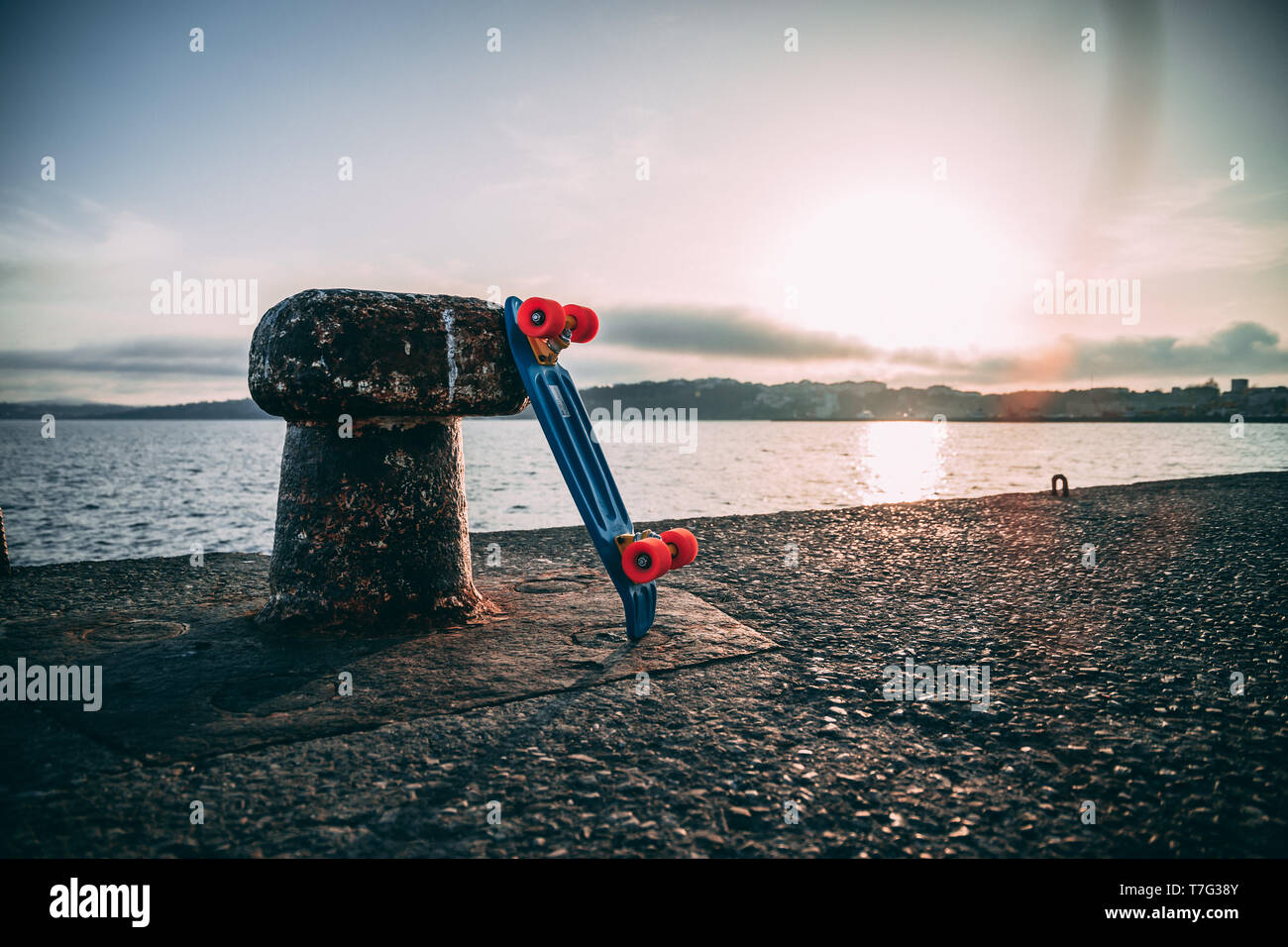 Skateboarding ocean hi-res stock photography and images - Alamy