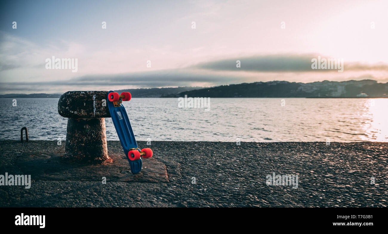 Penny skateboard hi-res stock photography and images - Alamy