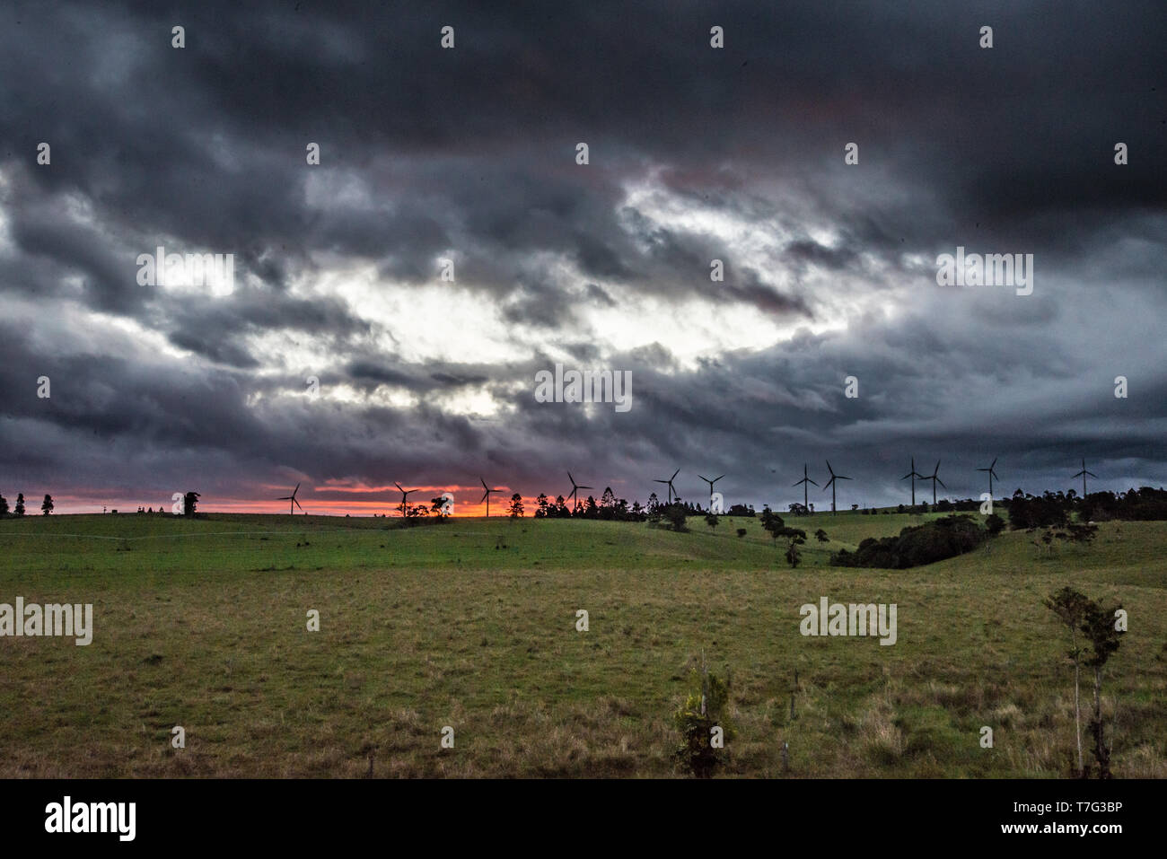 Onshore wind farms hi-res stock photography and images - Alamy