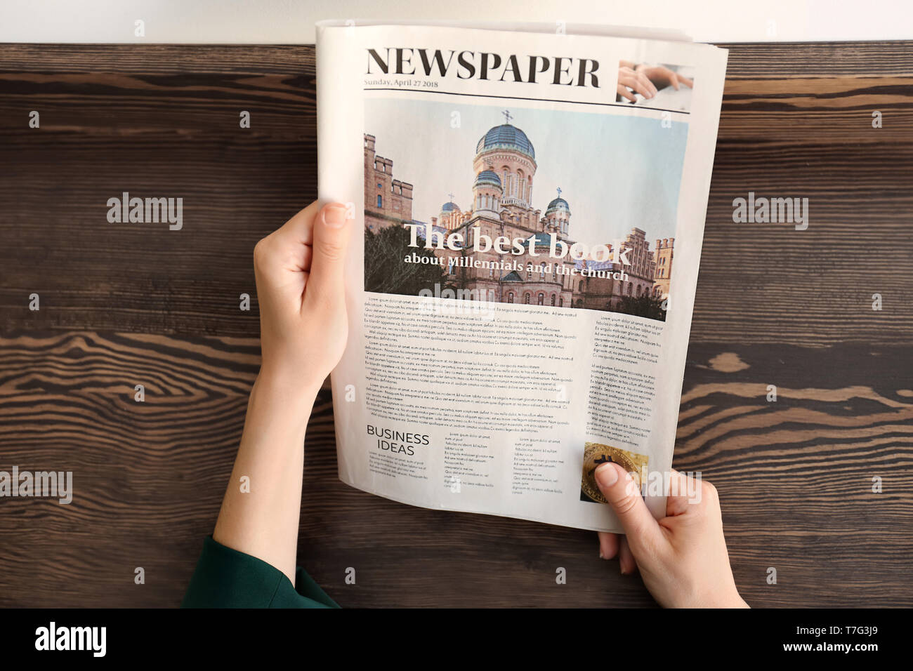Woman reading weekly newspaper hi-res stock photography and images - Alamy