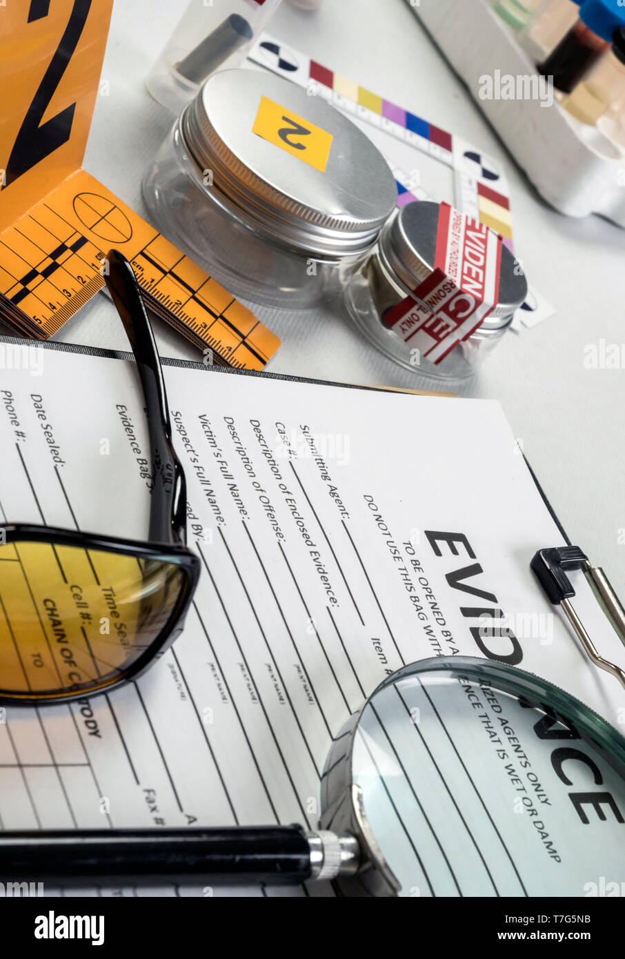 Forensic lab equipment hi-res stock photography and images - Alamy