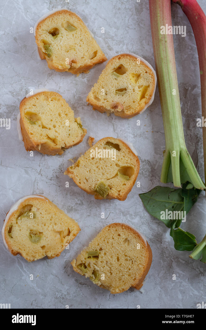 Rhubarb Sponge Cake Stock Photo - Alamy
