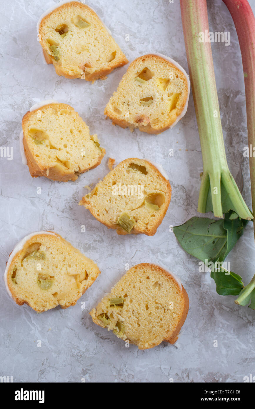 Rhubarb Sponge Cake Stock Photo - Alamy