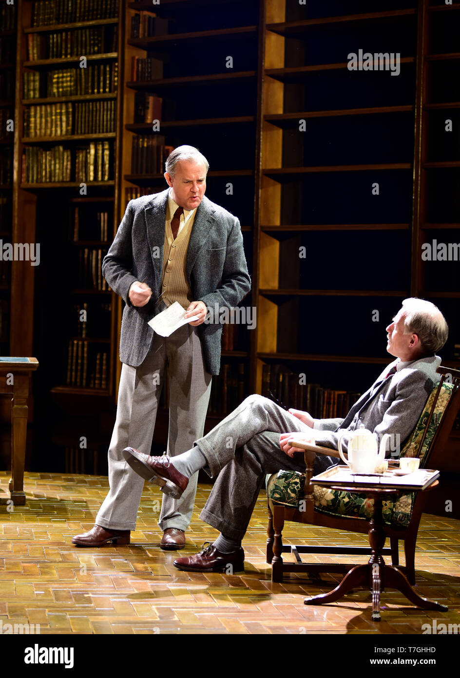 Theatre stage performance actors room hi-res stock photography and ...