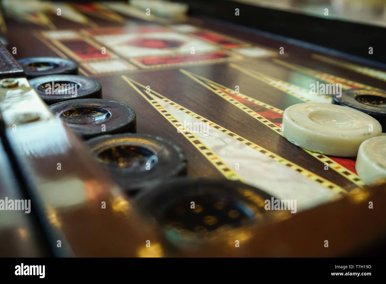 How to play backgammon hi-res stock photography and images - Alamy