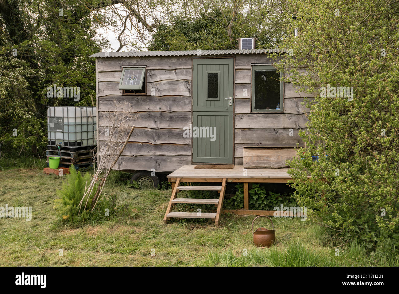 Wooden homemade sheppards hut hi-res stock photography and images - Alamy