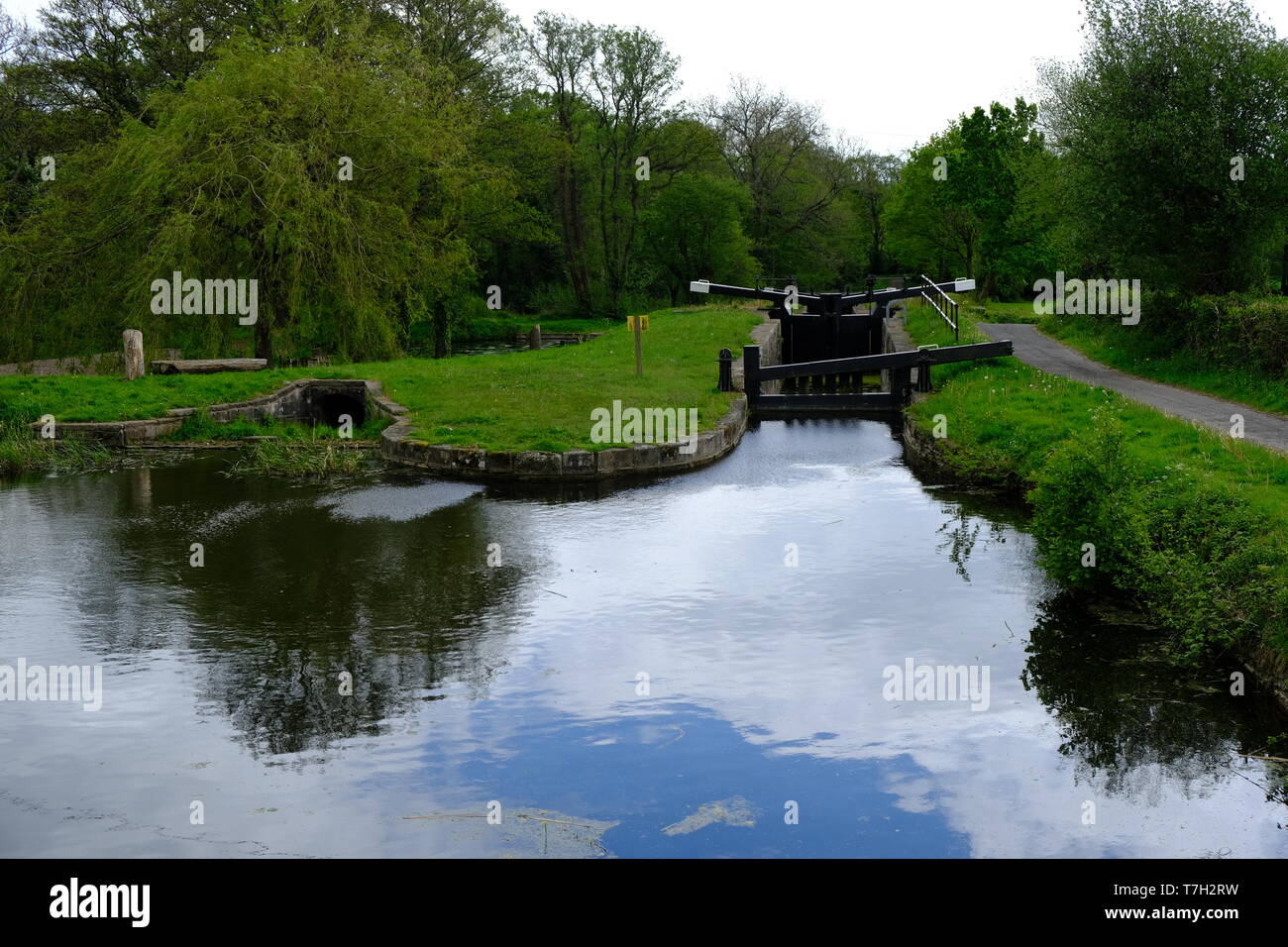 Canal lock on Brecon and Mon canal Stock Photo - Alamy