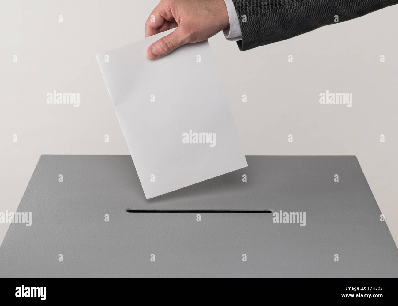 Blank ballot paper hi-res stock photography and images - Alamy