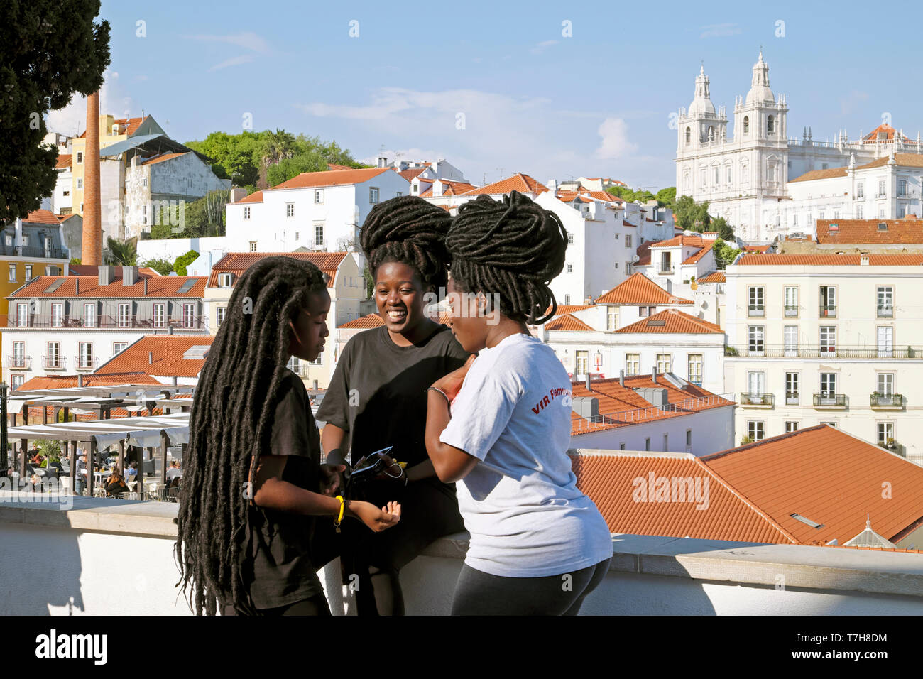 Lisbon black people hi-res stock photography and images - Alamy