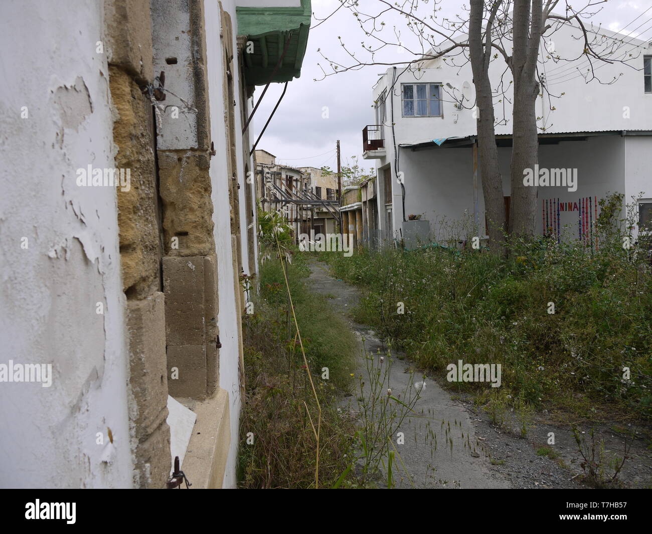The "green line" in Nicosia, capital of Cyprus cut the city in two ...
