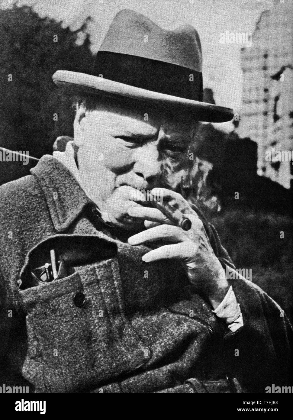 Winston churchill cigar hi-res stock photography and images - Alamy