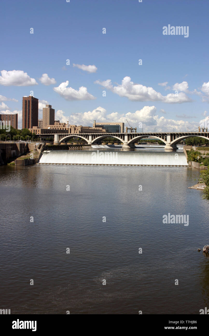 Arches of the Third Avenue Bridge and St. Anthony Falls on the ...