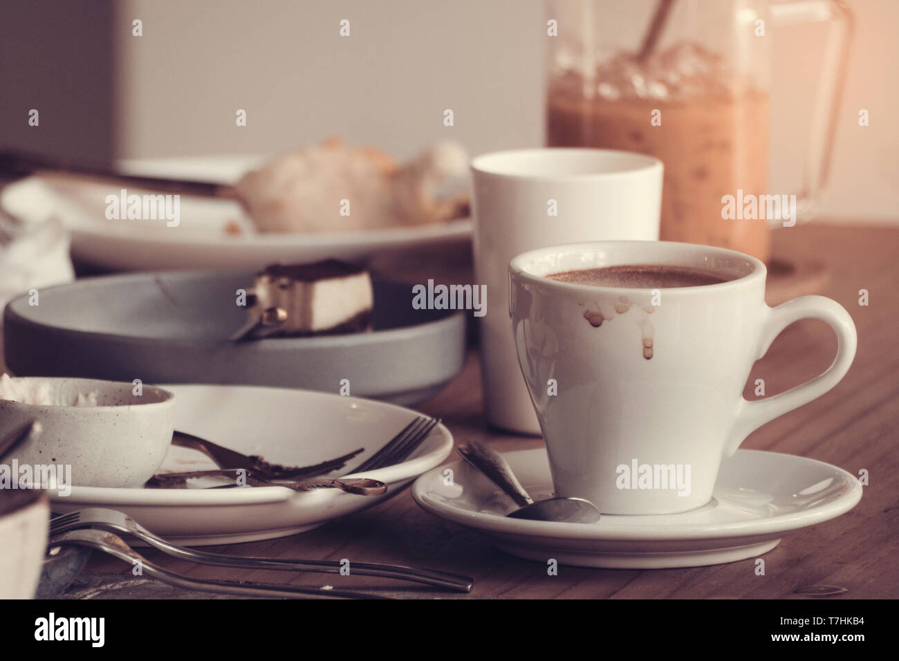 Dirty dishes at restaurant hi-res stock photography and images - Alamy