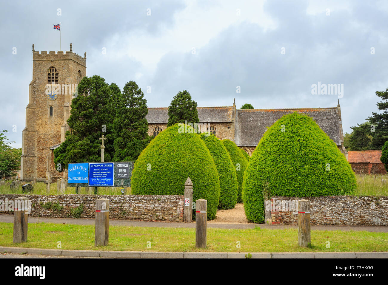 St nicholas church and cemetery hi-res stock photography and images - Alamy