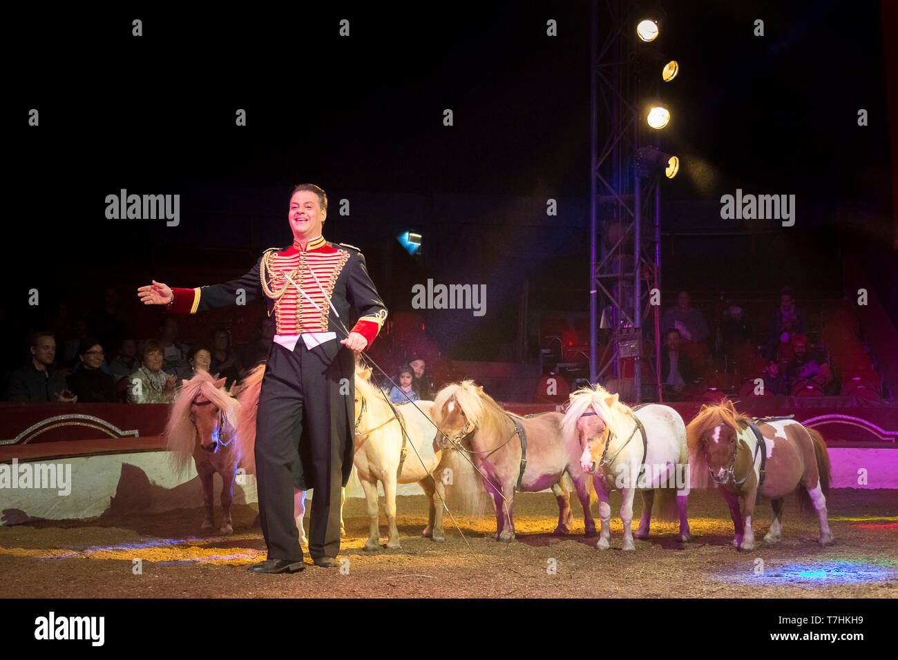 Family circus act hi-res stock photography and images - Alamy