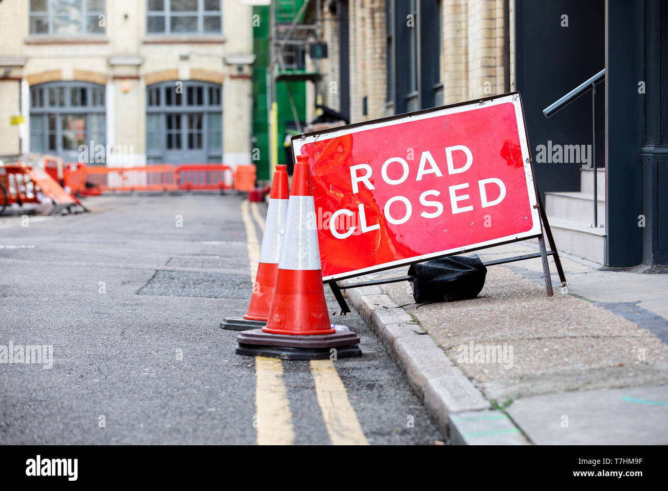 Red Road Closed road sign in a UK city street Stock Photo - Alamy