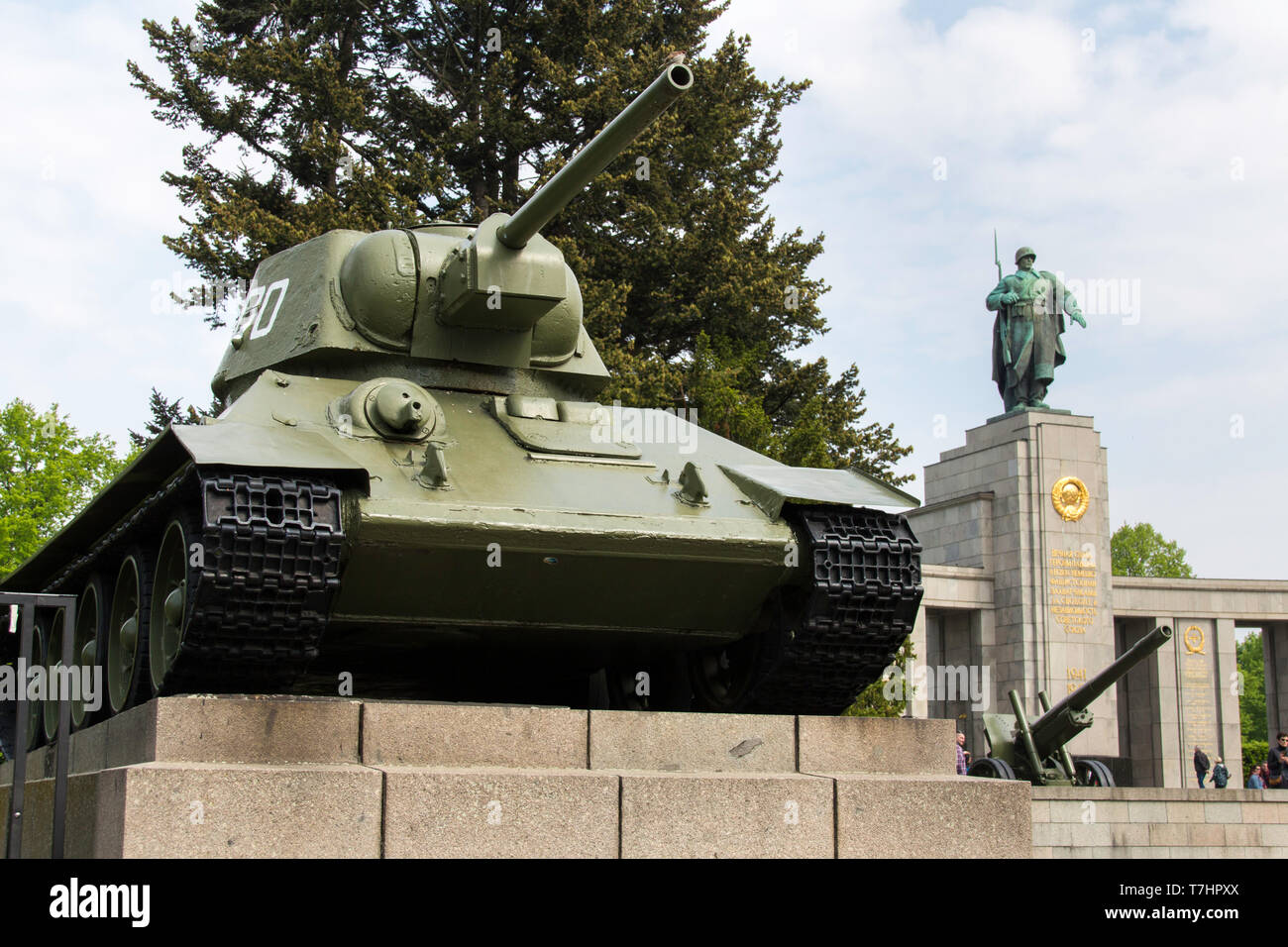 Memorial tank hi-res stock photography and images - Alamy