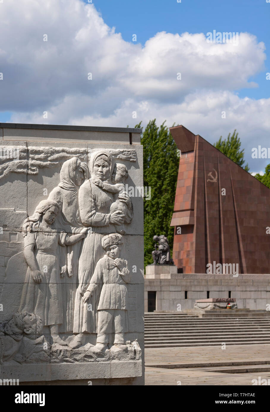 Soviet War Memorial, war memorial and military cemetery in Berlin's ...