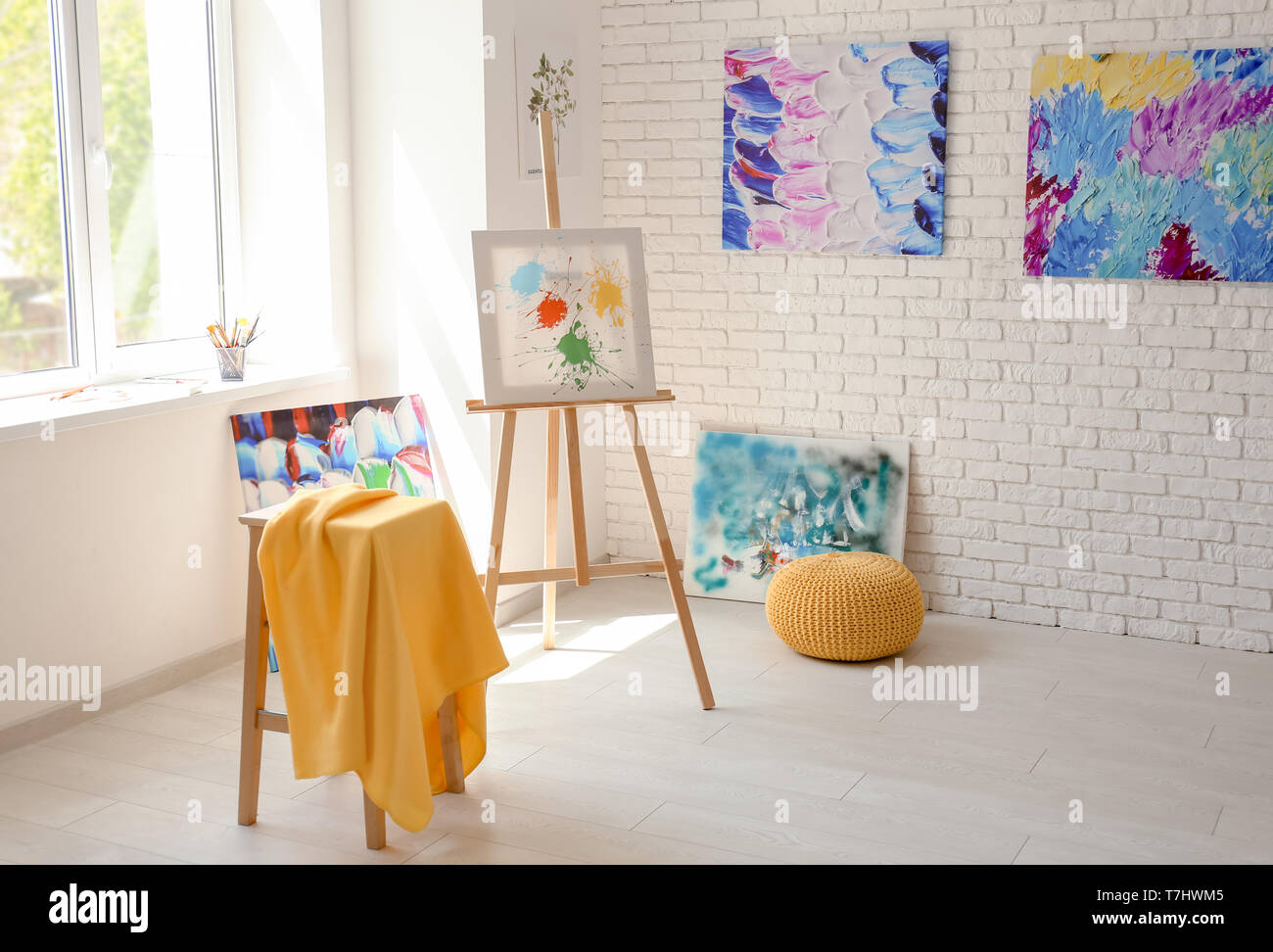 Artists workroom hi-res stock photography and images - Alamy