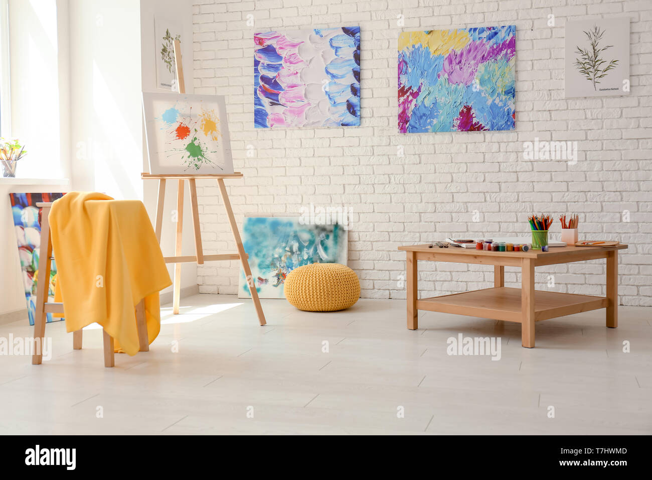 Artists workroom hi-res stock photography and images - Alamy