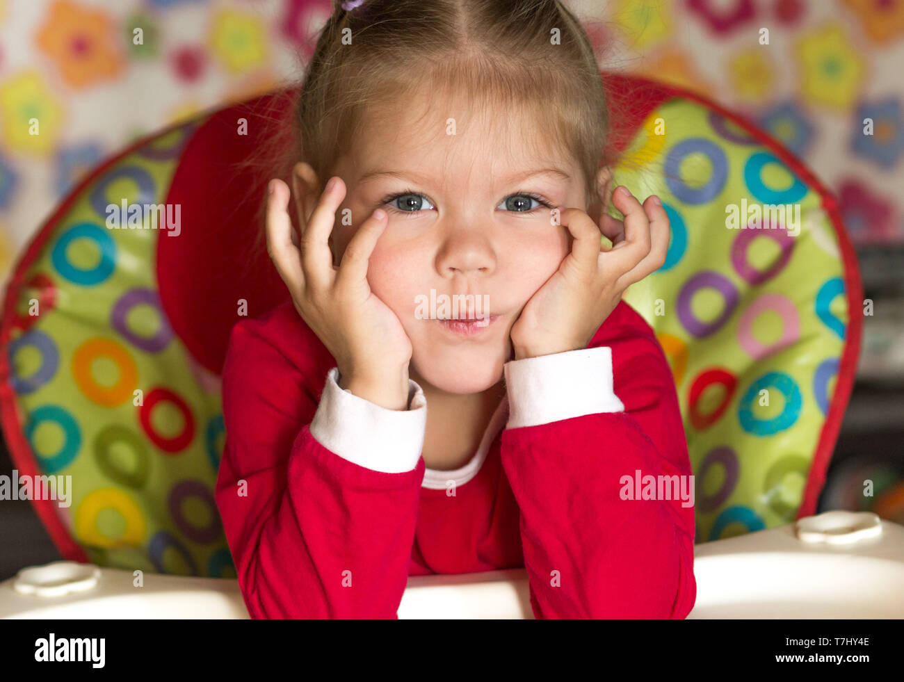 Propping up the head hi-res stock photography and images - Alamy