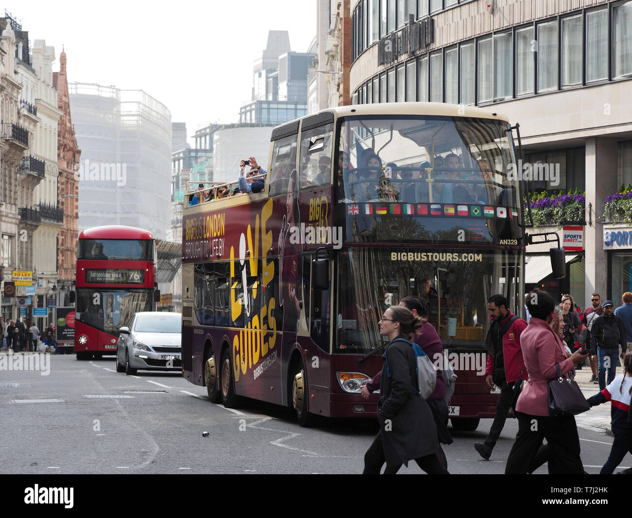 Tour bus tourbus sightseeing hi-res stock photography and images - Alamy