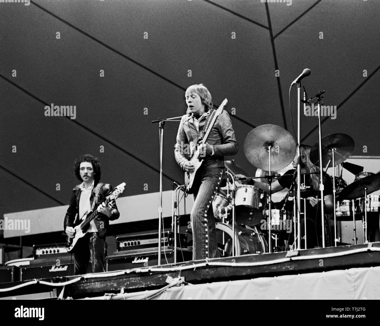 Robin trower 1974 hi-res stock photography and images - Alamy