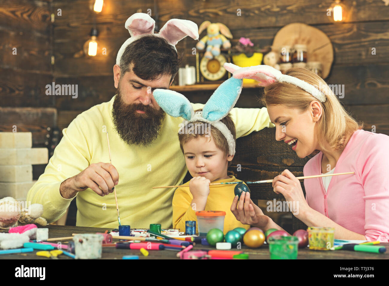 Easter egg ideas for happy family Stock Photo - Alamy