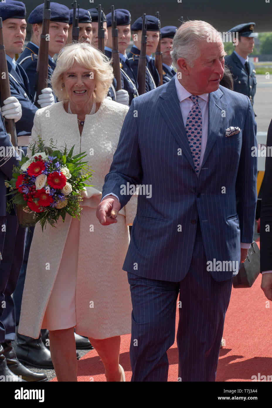 Duchess cornwall arriving berlin airport hi-res stock photography and ...