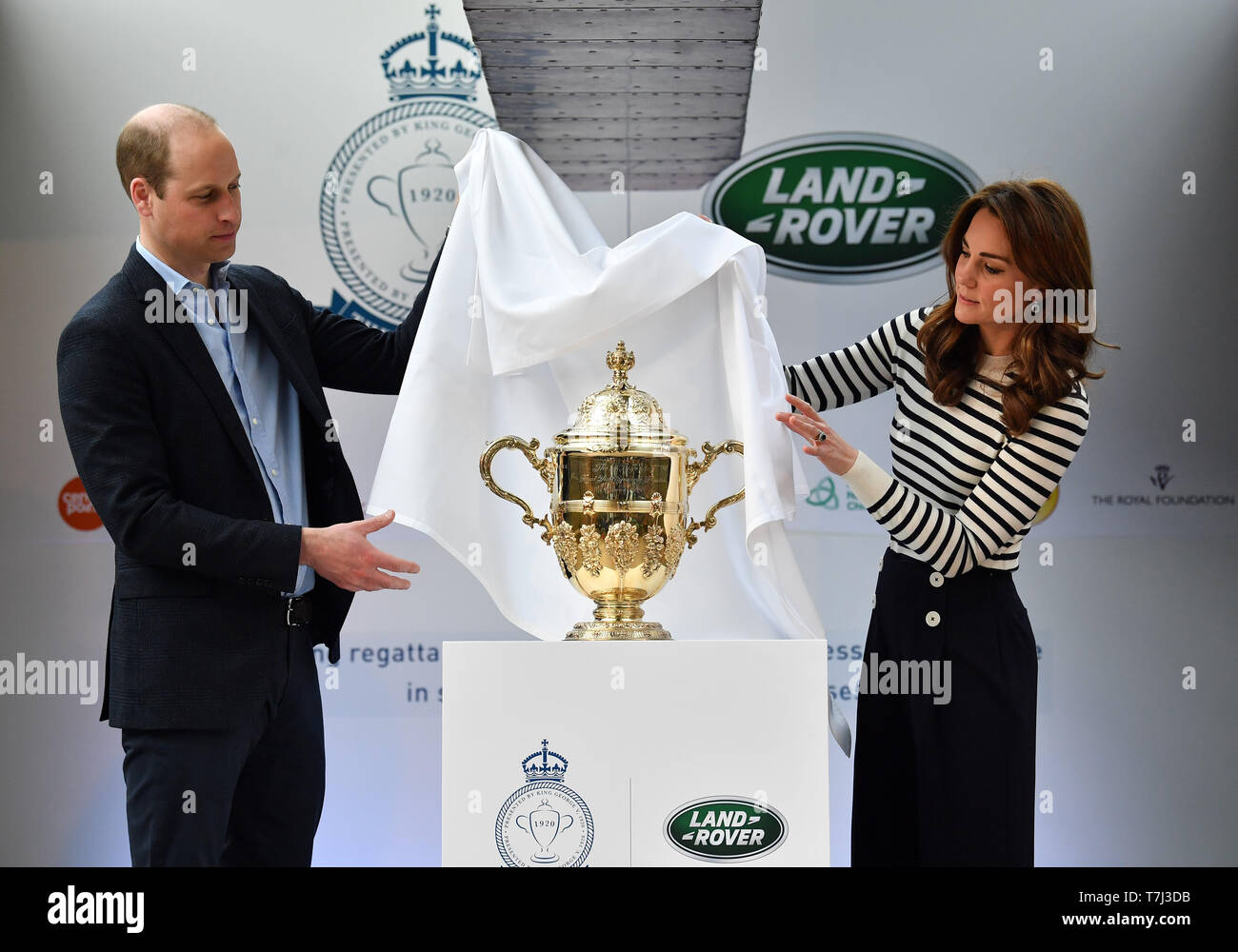 The Duke and Duchess of Cambridge unveil the trophy at the launch the ...