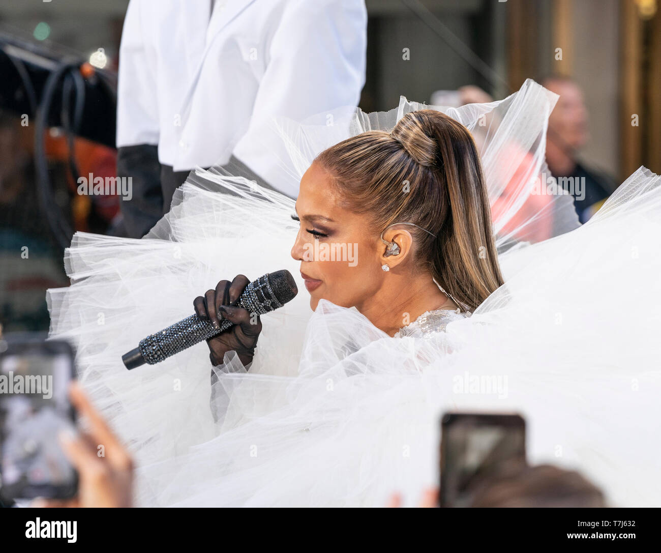 Jennifer lopez 2019 on stage hi-res stock photography and images - Alamy