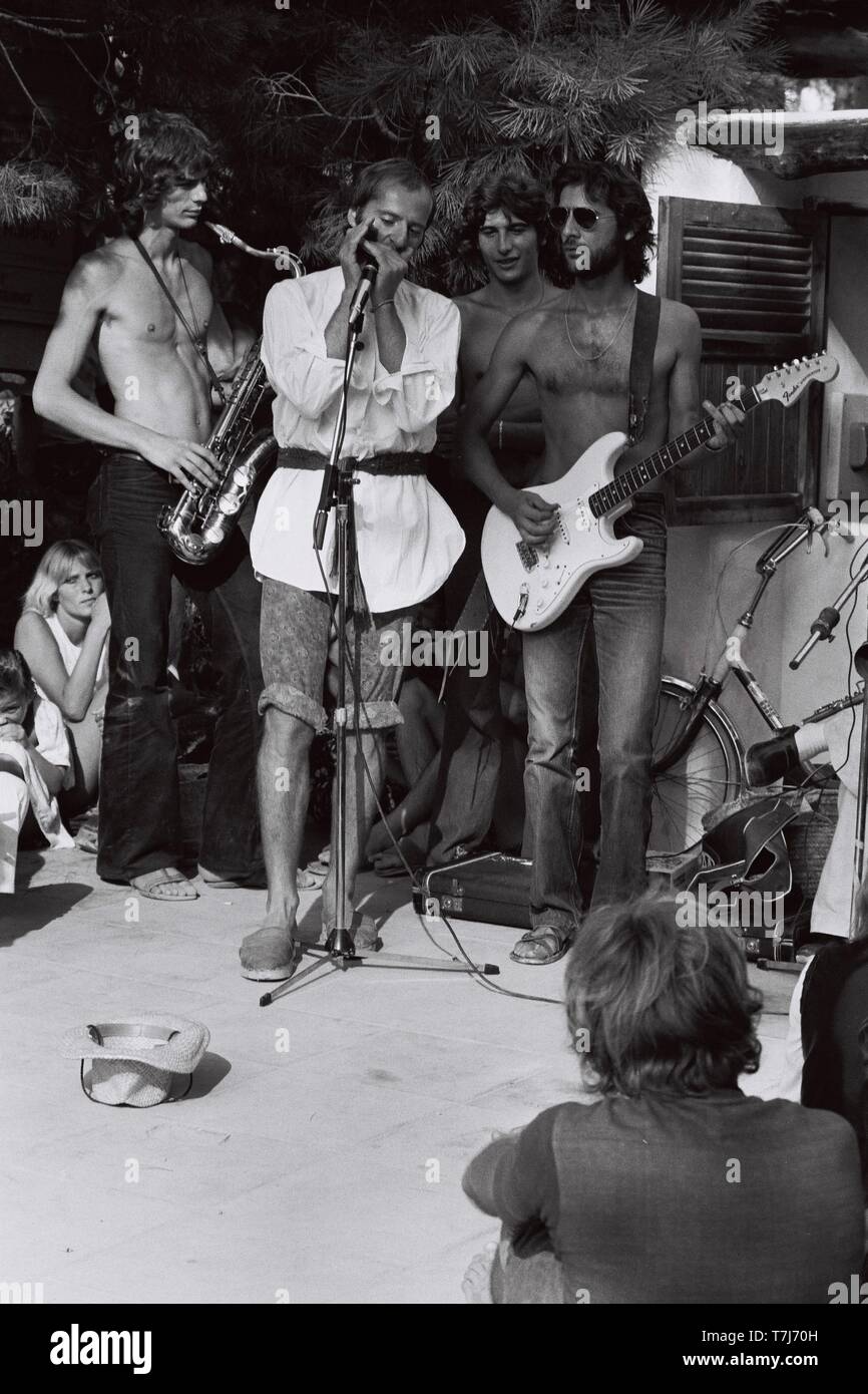 70s concert hi-res stock photography and images - Alamy