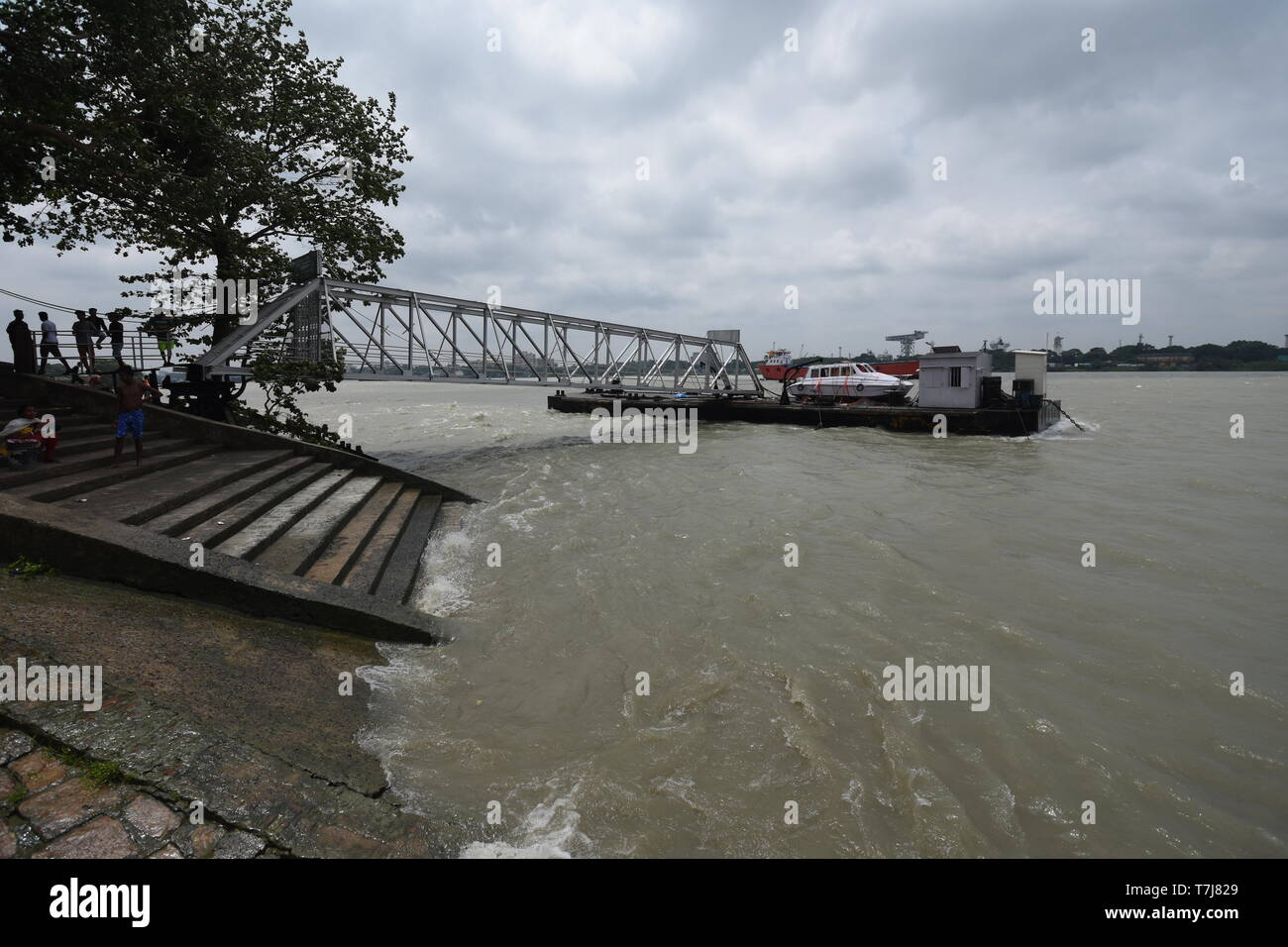 Howrah City, India. 4th May, 2019. Botanical Garden ferry ghat at the ...