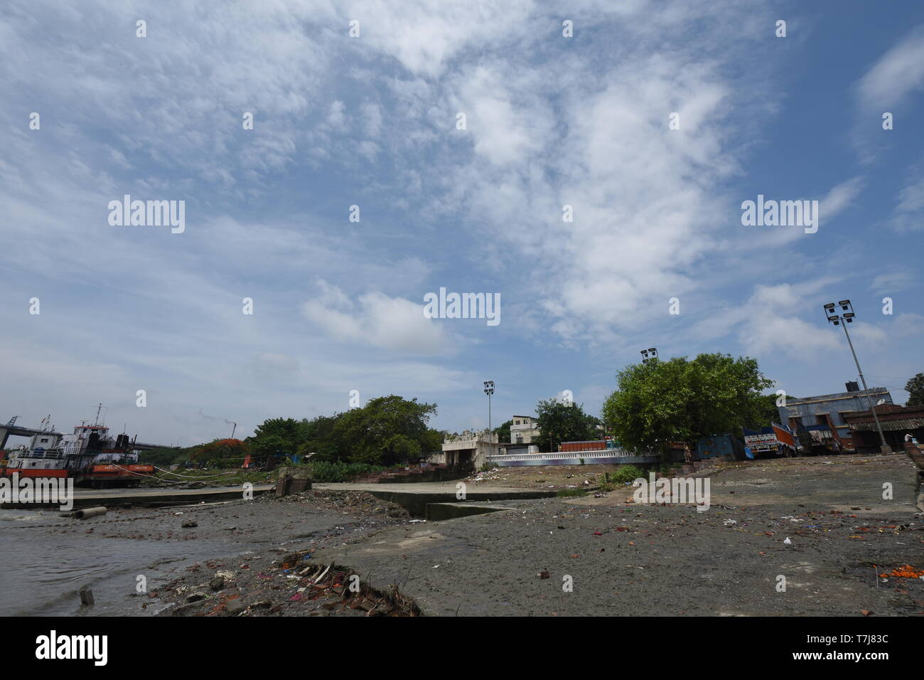 India kolkata cyclone hi-res stock photography and images - Alamy