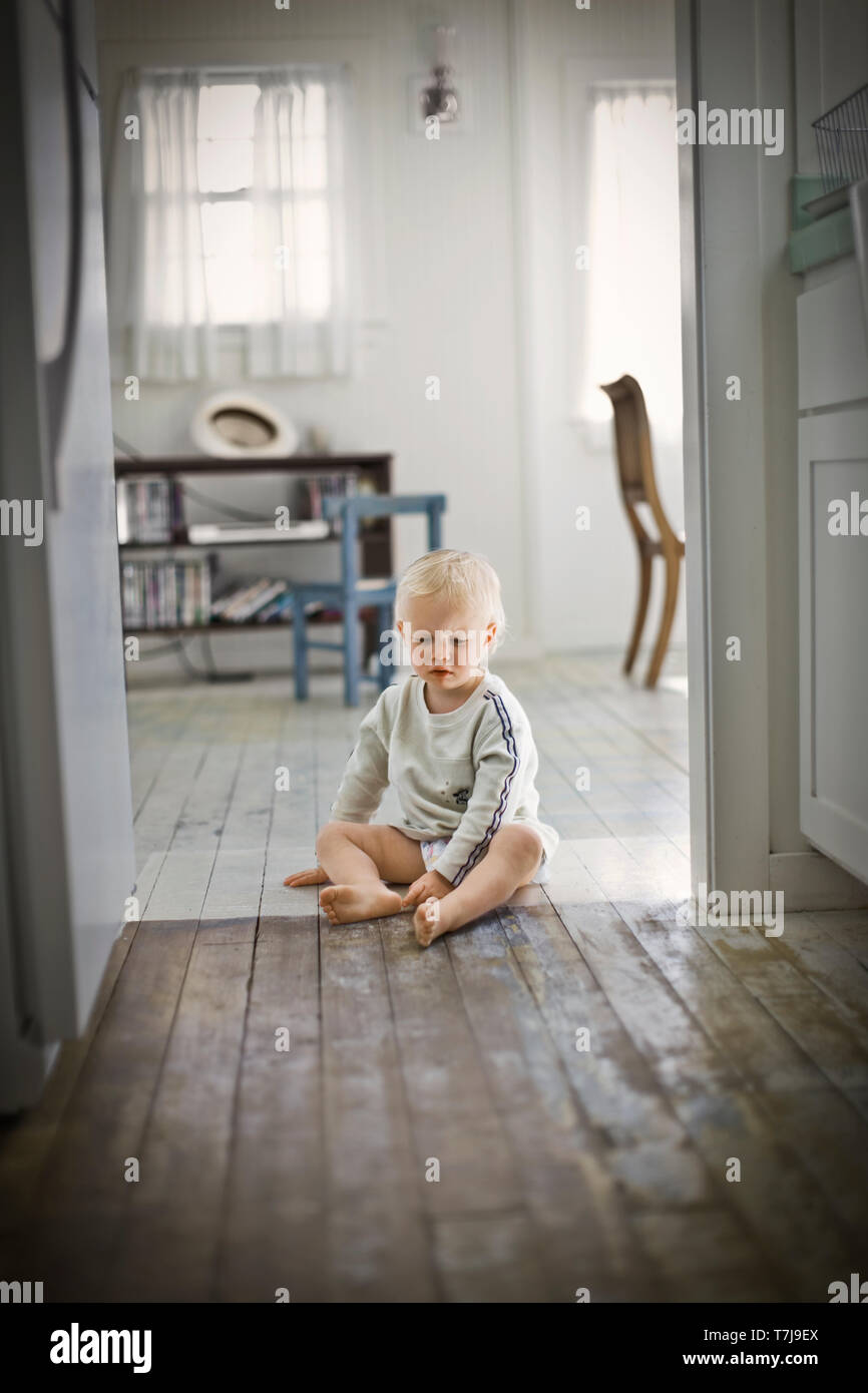 Boy inside photo frame hi-res stock photography and images - Alamy