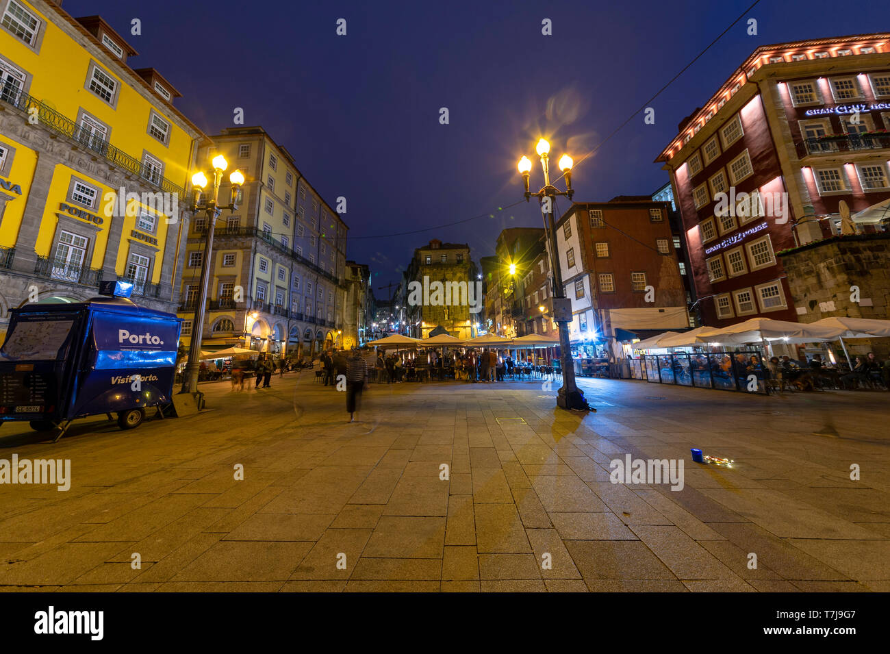 Porto nightlife hi-res stock photography and images - Alamy