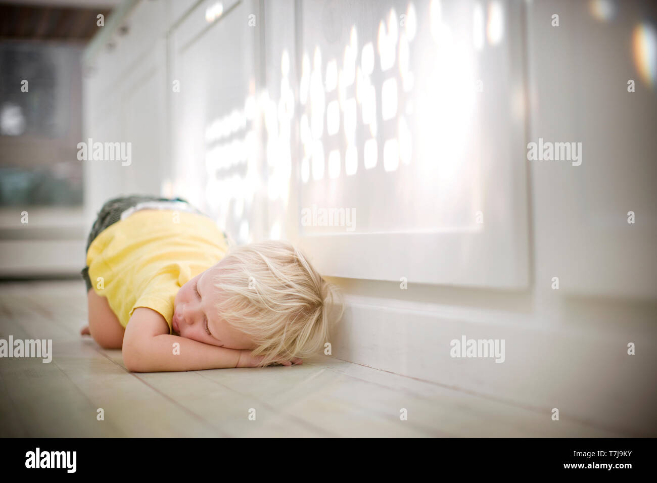 Boy with photo frame hi-res stock photography and images - Alamy