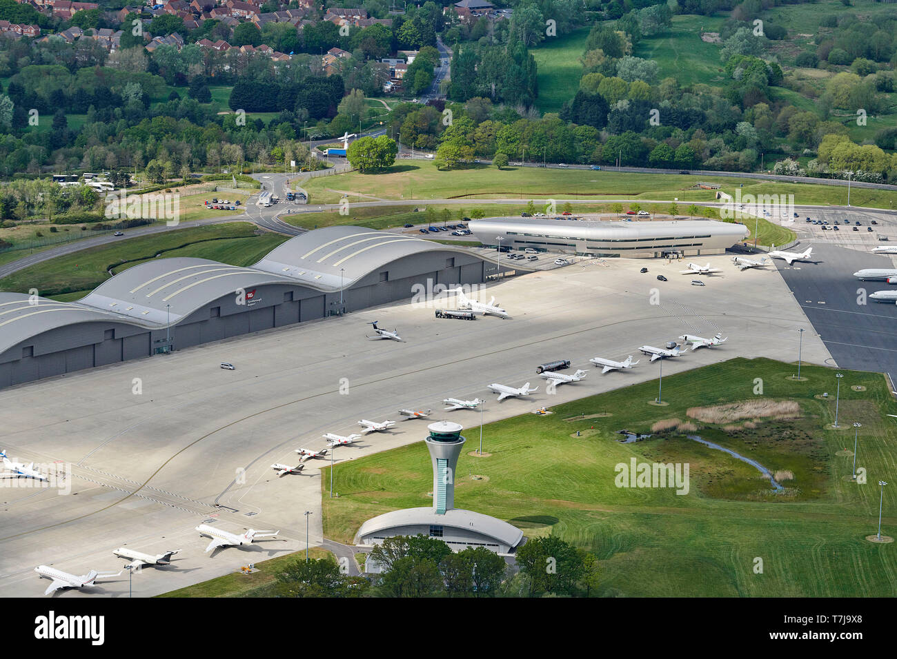 Farnborough airport hi-res stock photography and images - Alamy