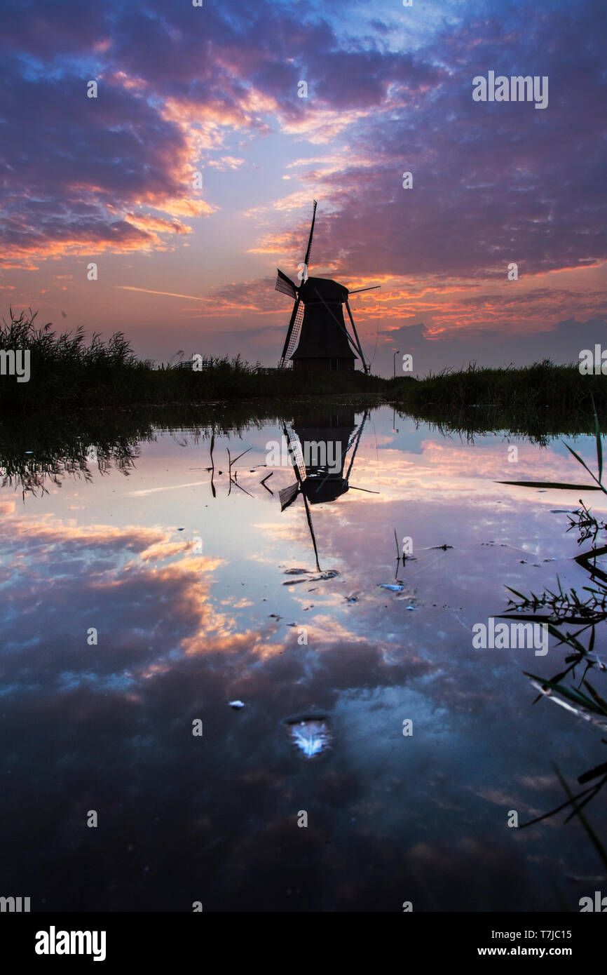 Dutch windmill Hempensermeerpolder Stock Photo - Alamy