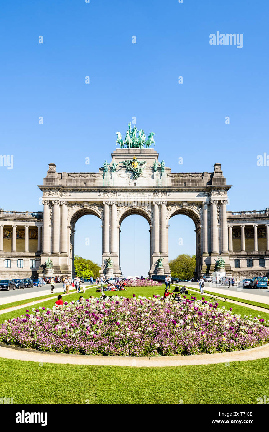 The arcade du Cinquantenaire, the triumphal arch in the Cinquantenaire ...