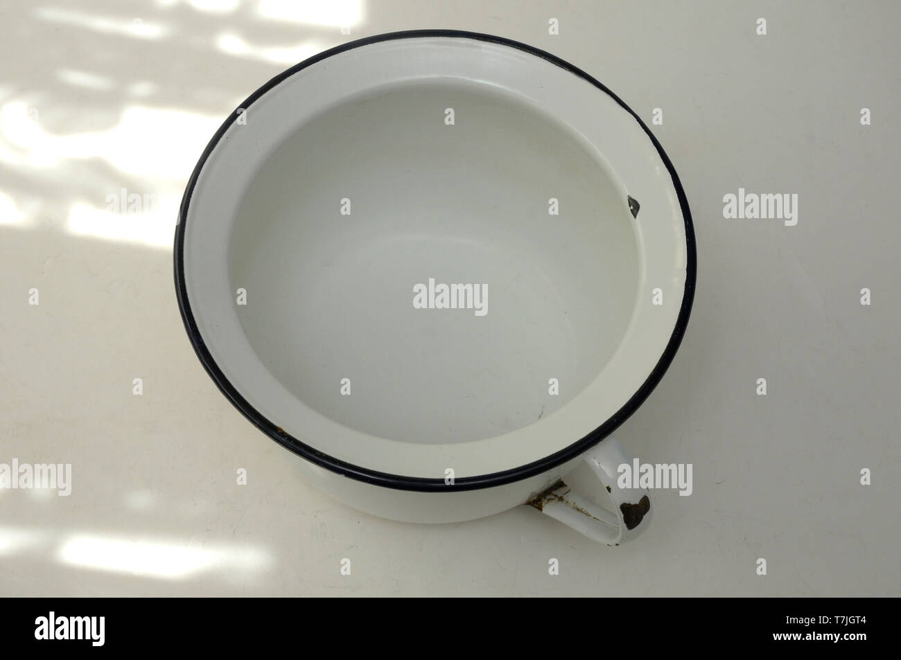 Old urinal hi-res stock photography and images - Alamy