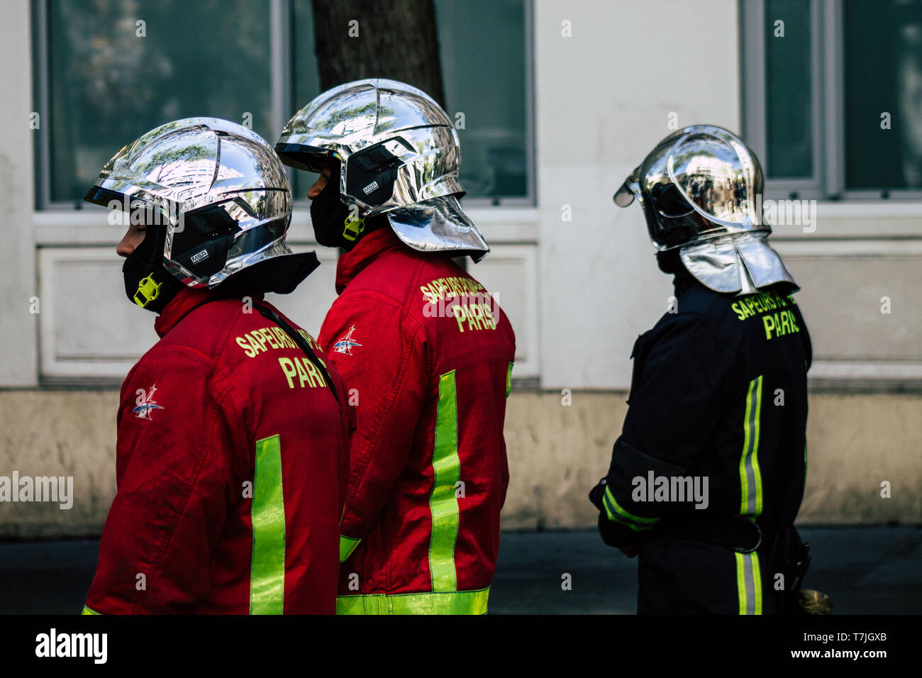 Old red french fire truck hi-res stock photography and images - Alamy
