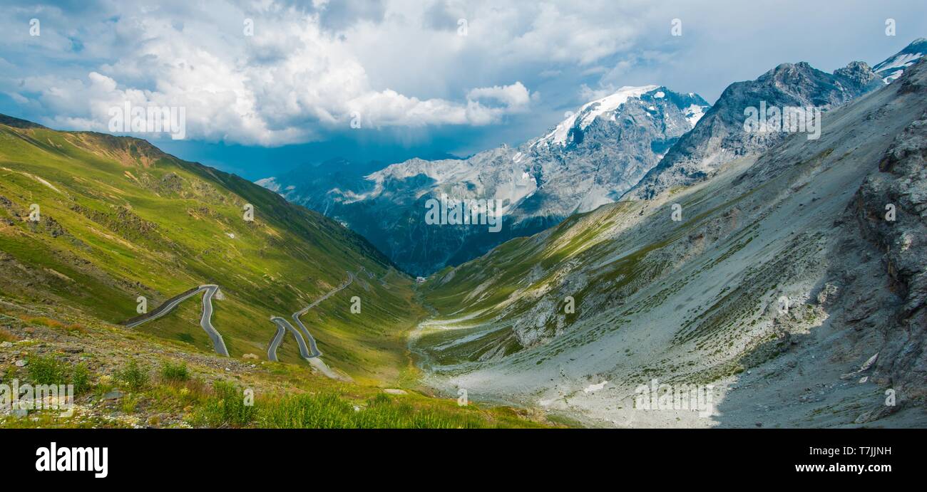 Stelvio pass and italy and car hi-res stock photography and images - Alamy