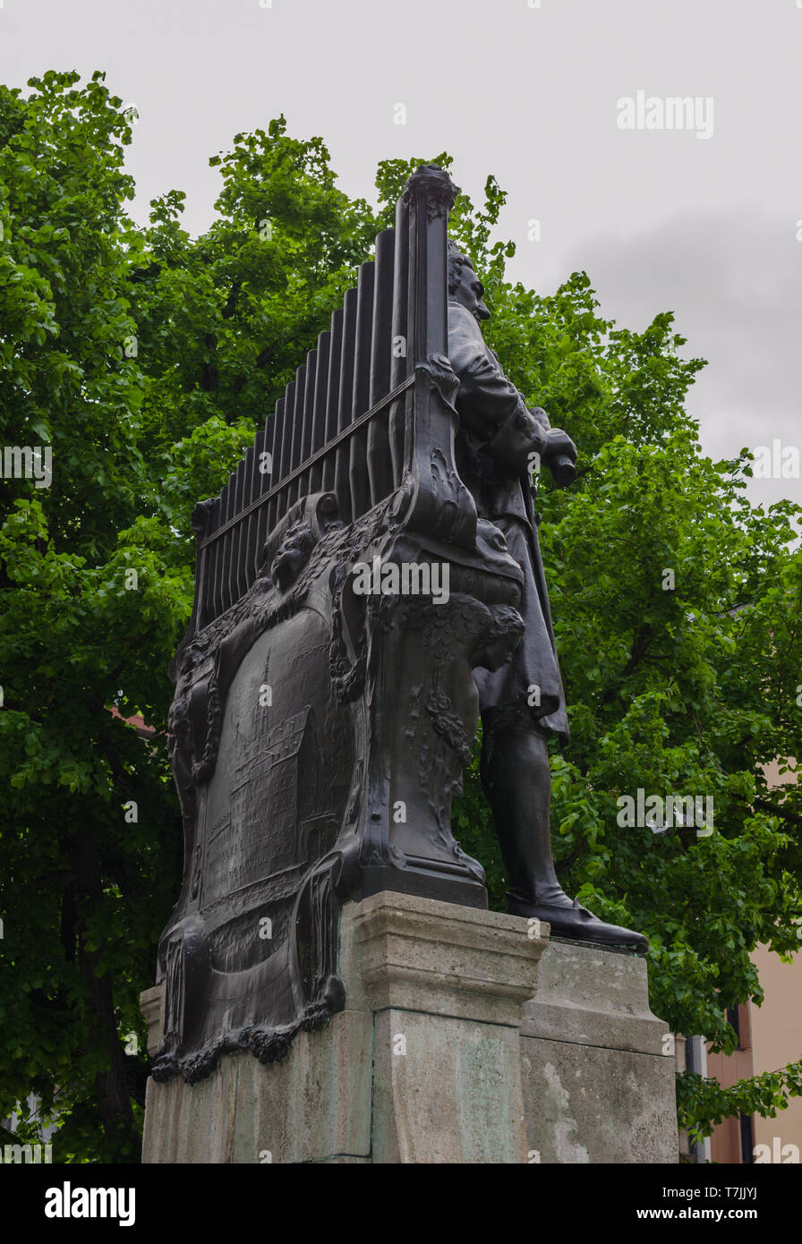 Bach statue with st thomas church hi-res stock photography and images ...