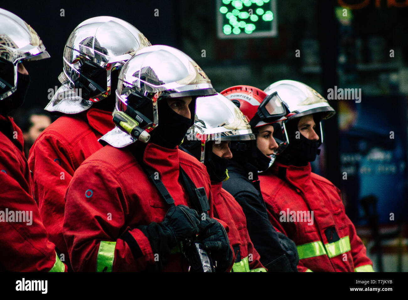 Old red french fire truck hi-res stock photography and images - Alamy